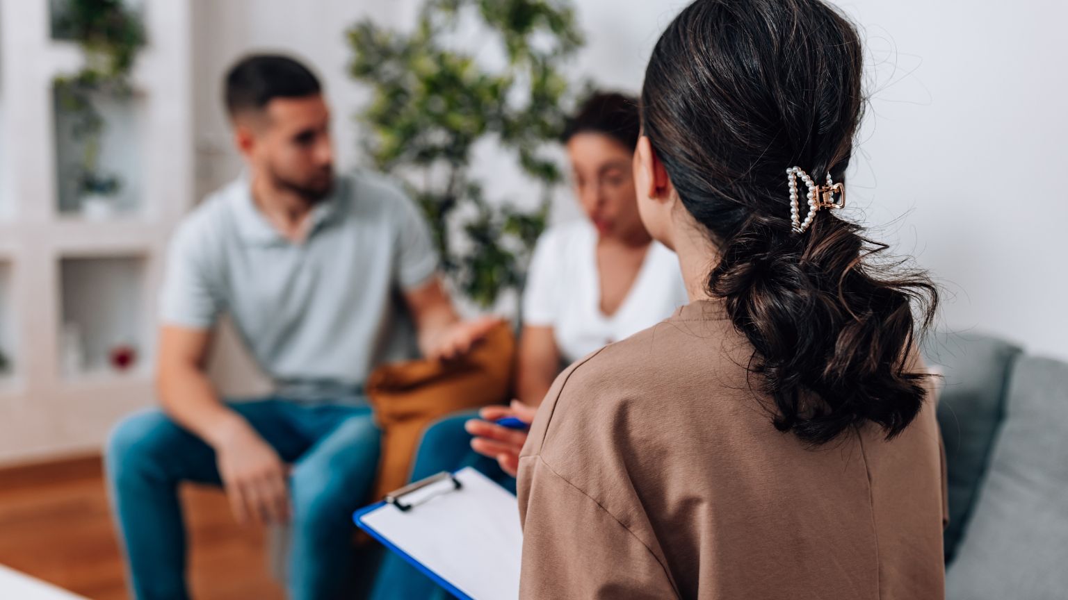 Signs You May Need the Best Marriage Counseling in Miami